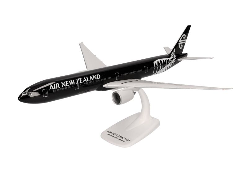 Airplane models made of metal or plastic | Wings